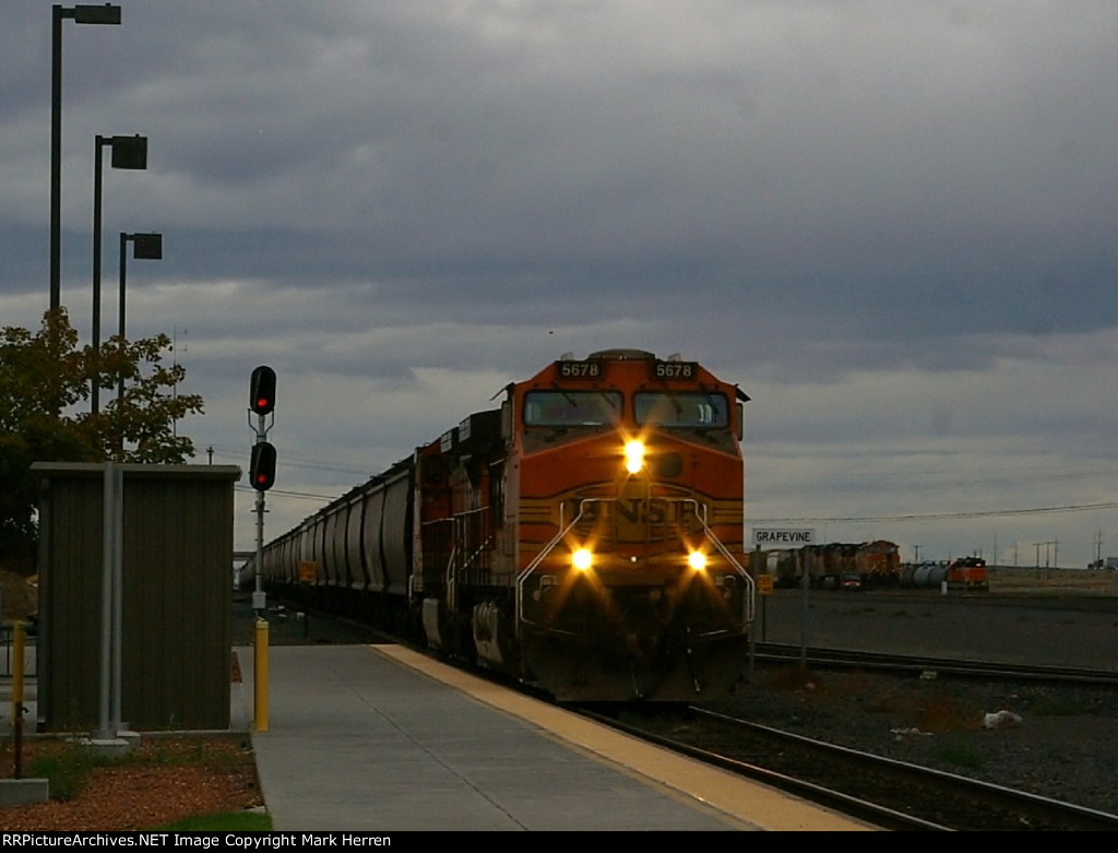 BNSF 5678 West